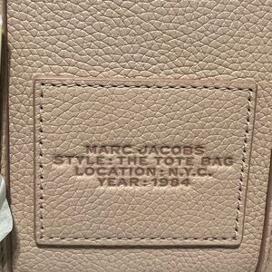 Marc Jacobs | Bags | Marc Jacobs The Leather Small Tote Bag | Poshmark